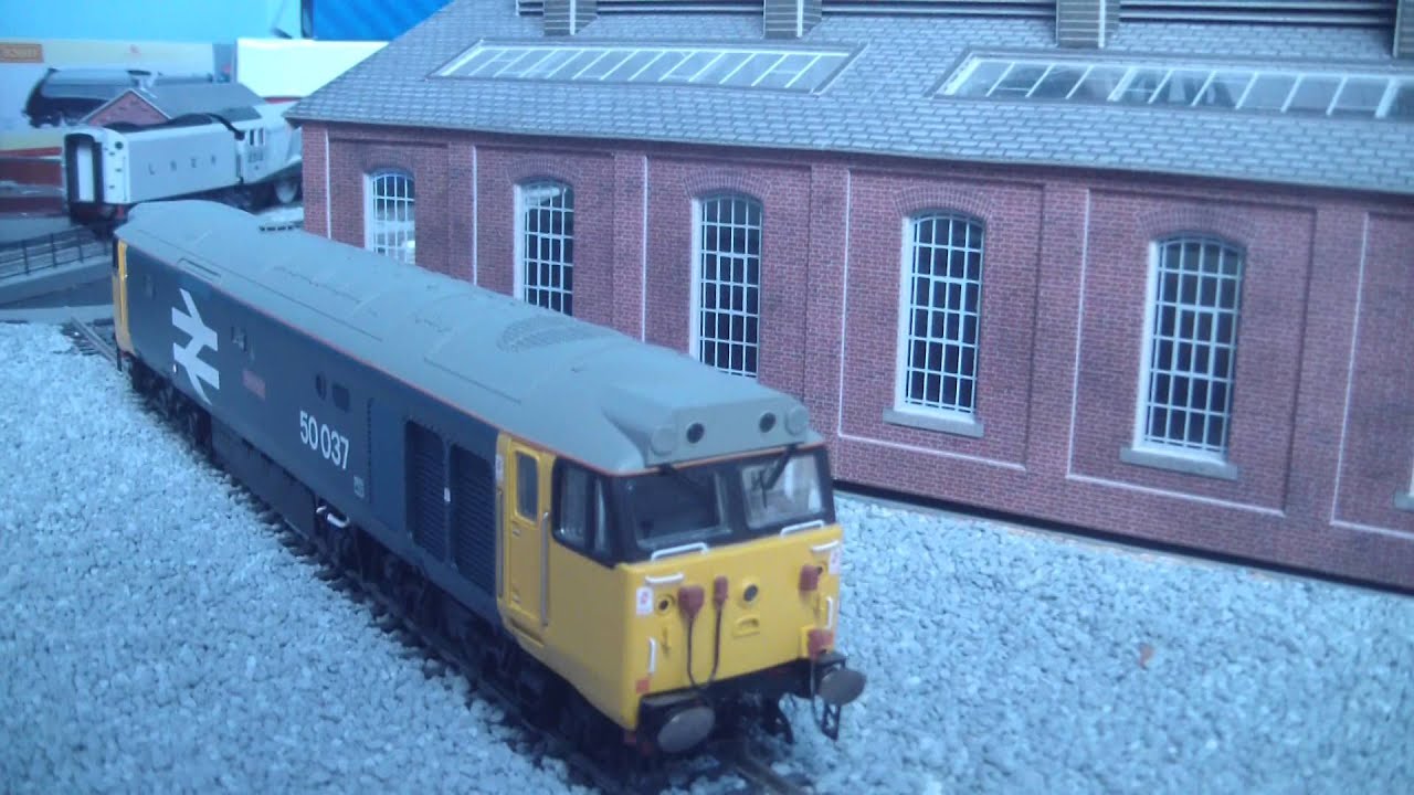 Hornby Class 50 BR Blue Review - YouTube