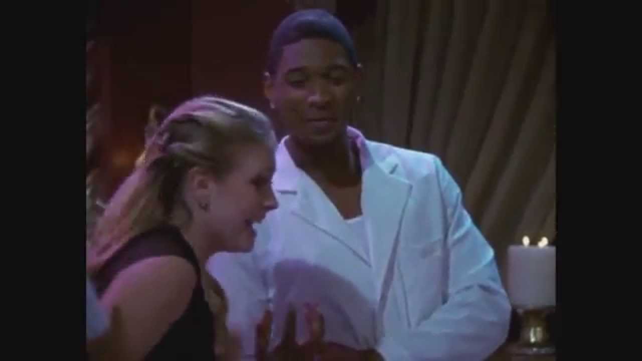 Sabrina cosas de brujas escena Usher. Doblaje - YouTube