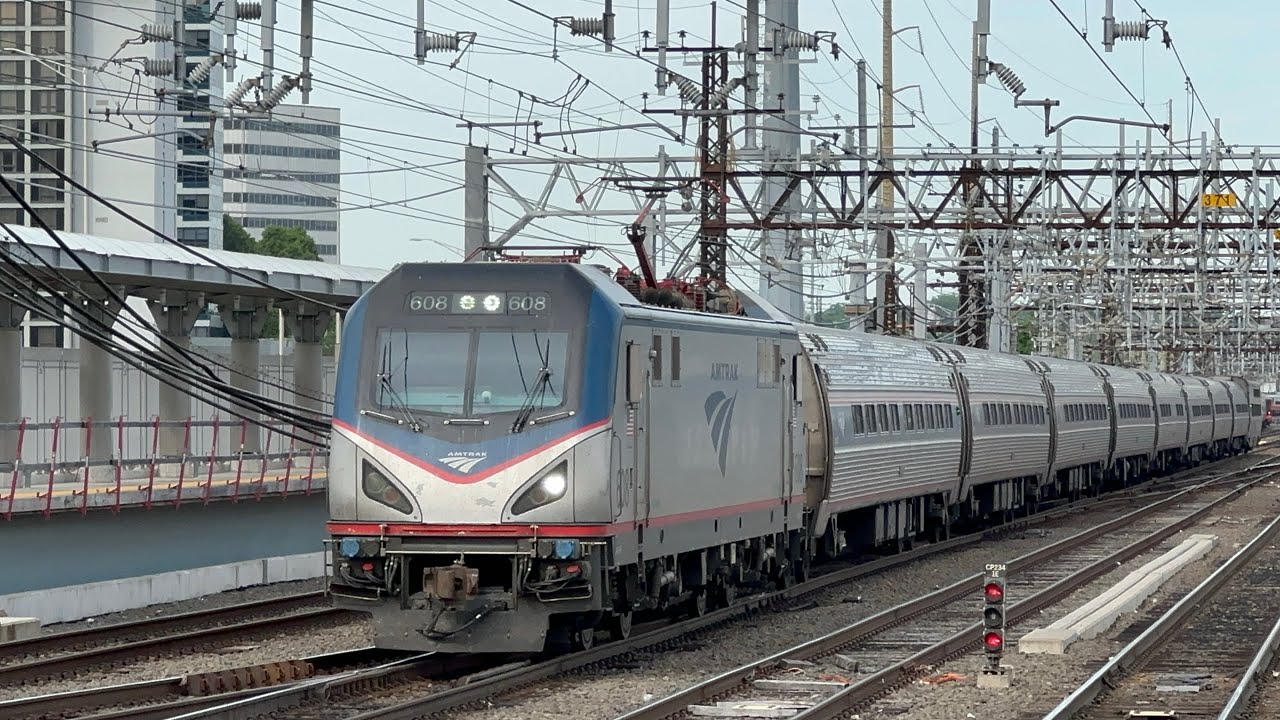 Stamford Railfan: MNR & Amtrak Trains [1080P60] - YouTube