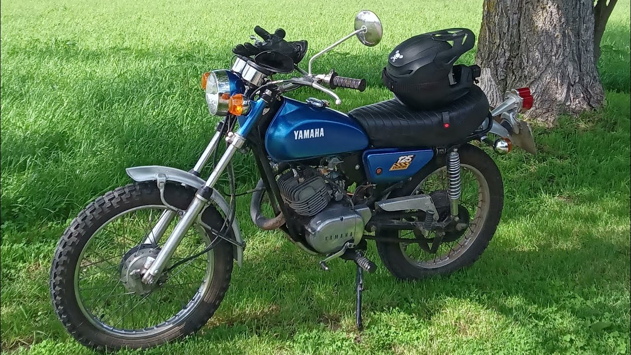 50 Year old bike ~Yamaha AT2 125 2 Stroke sound - YouTube