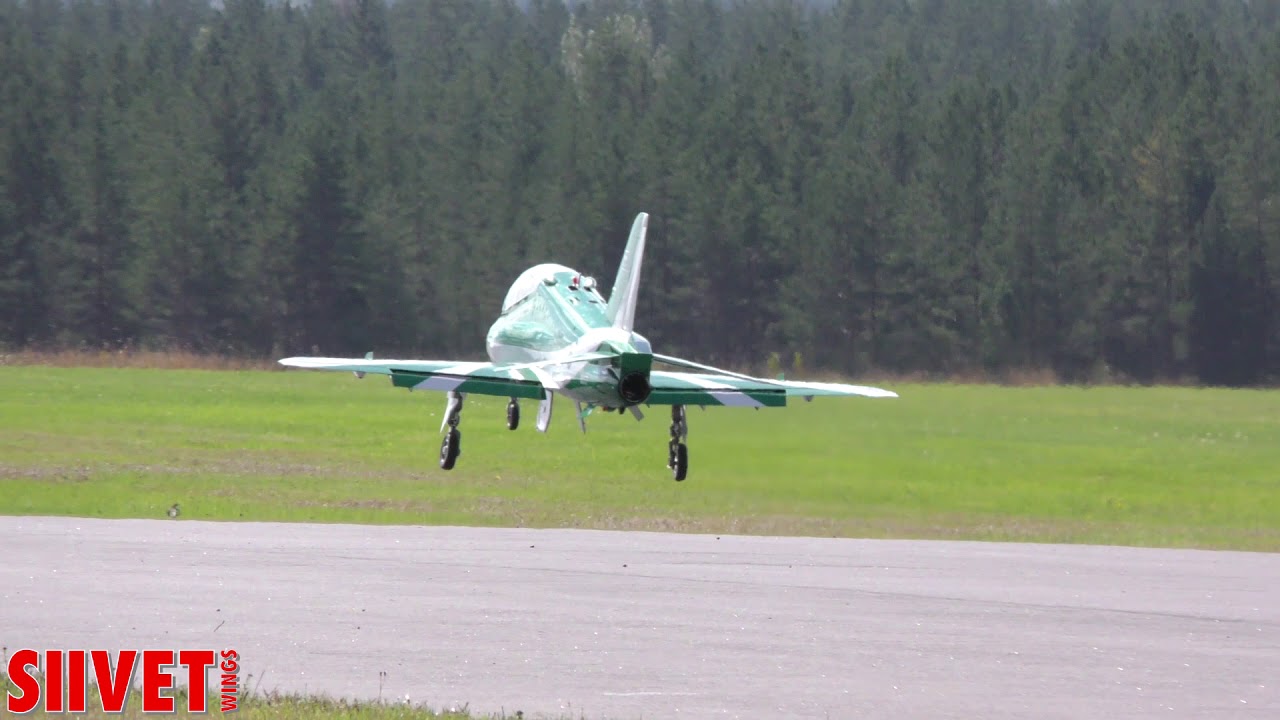 BAe Hawk takeoff/landing flown by Frank Westerholt - Jet Team Germany ...