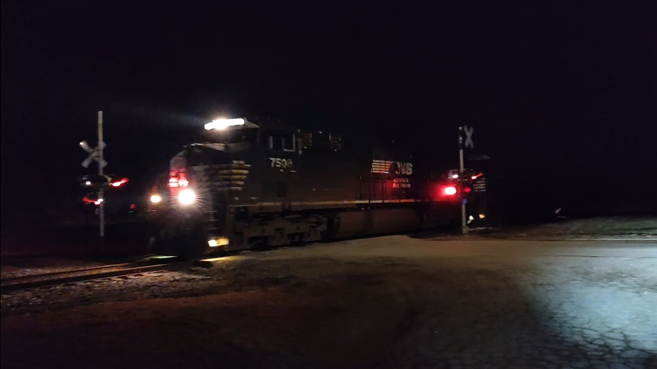 NS ES44DCs 7508 and 7652 lead Norfolk Southern 65R through Lostant, IL ...