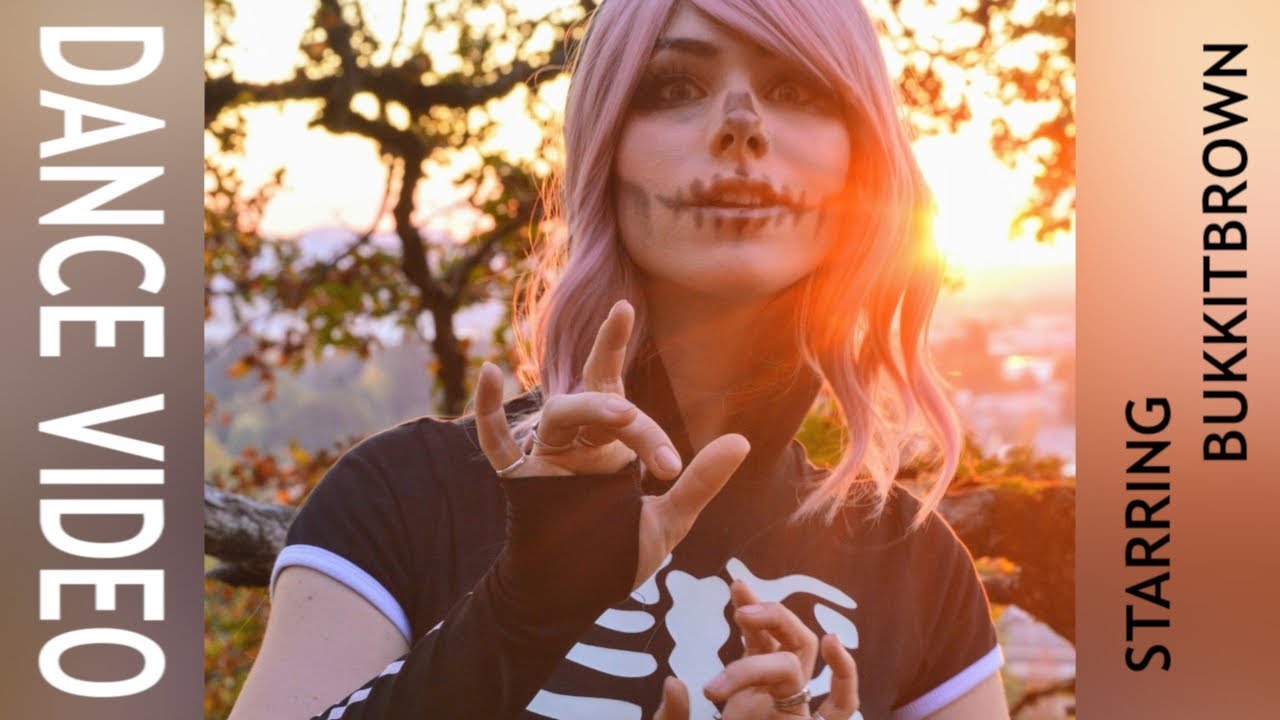 Spooky Scary Skeletons - BukkitBrown Dance Video - YouTube