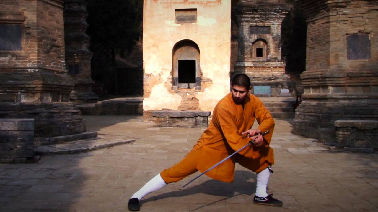 Qi Xing jian Shaolin Shifu Sal Redner - YouTube