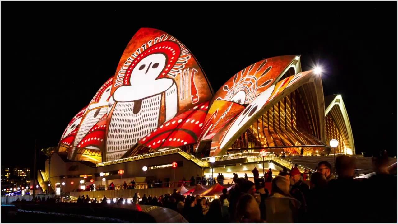 Vivid 2016 Opera house Time Lapse - YouTube