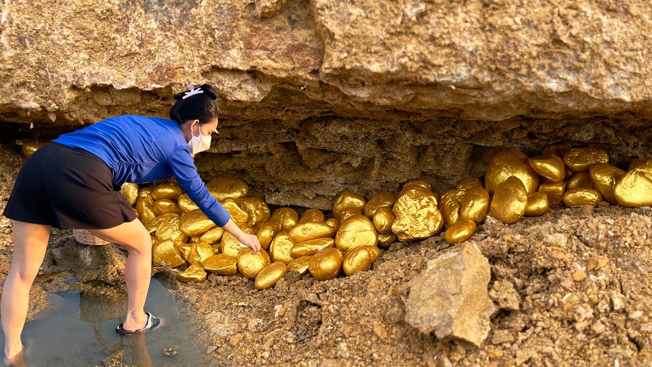 Essential Tools for Treasure Hunting Adventures Girl: Start Treasure ...