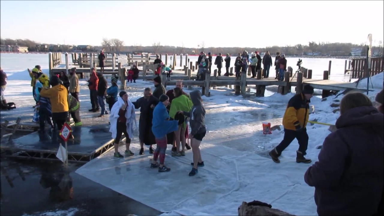 Lake Minnetonka Ice Dive 1-1-2017 - YouTube