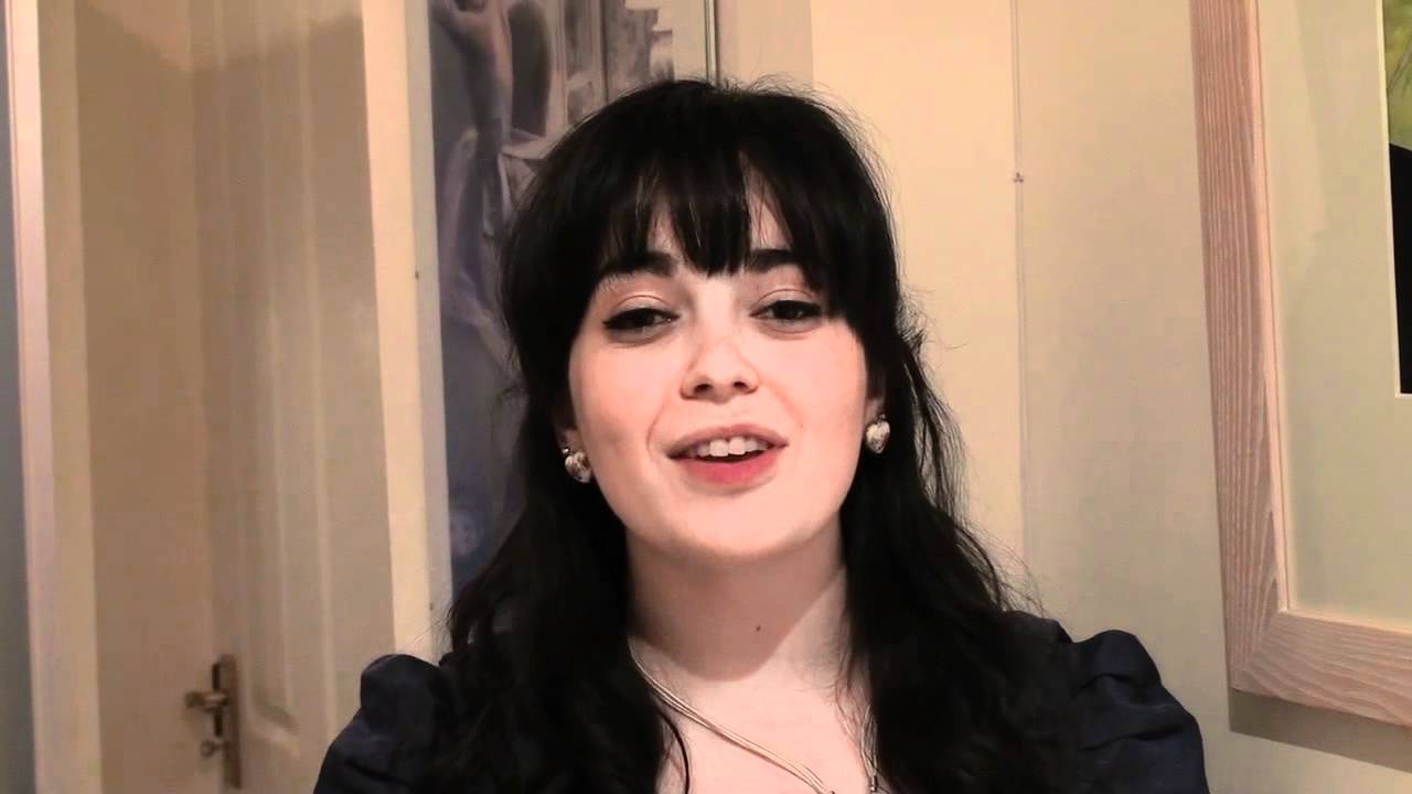 Laura Sings "Happy Birthday" in Norwegian ... (why not?) - YouTube