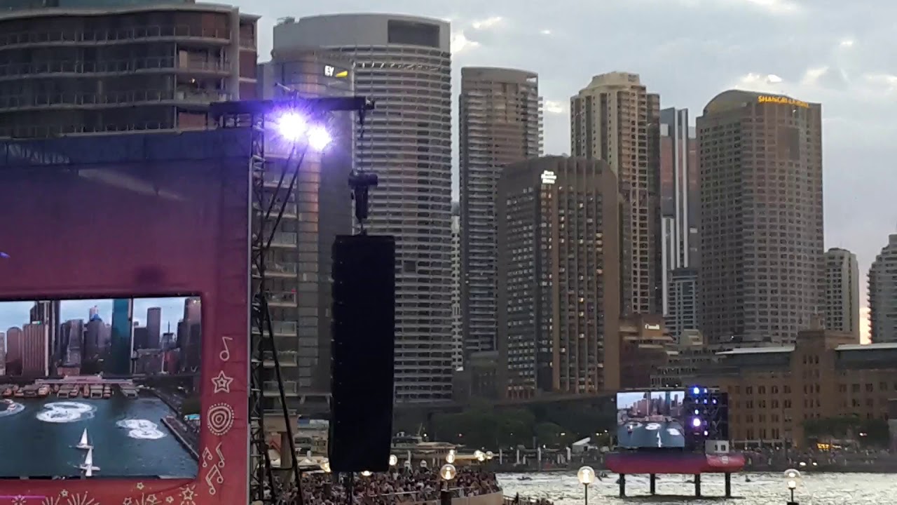 Australia Day 2020 at the Sydney Opera house (1) - YouTube