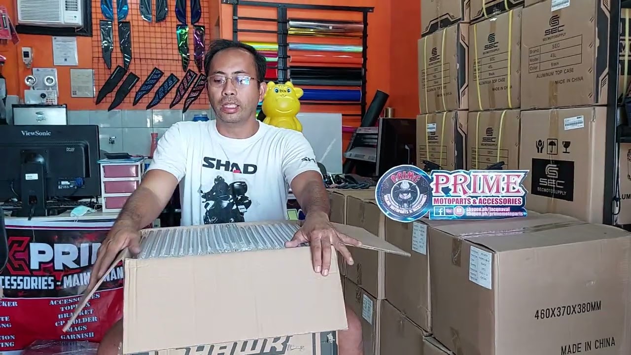 New arrival SEC Black hawk ** Unboxing - 45L SEC Alloy top box - YouTube