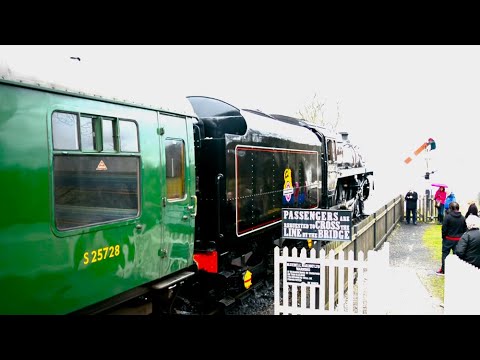 73082 'Camelot' pulling Southern Region coaches - departing from ...