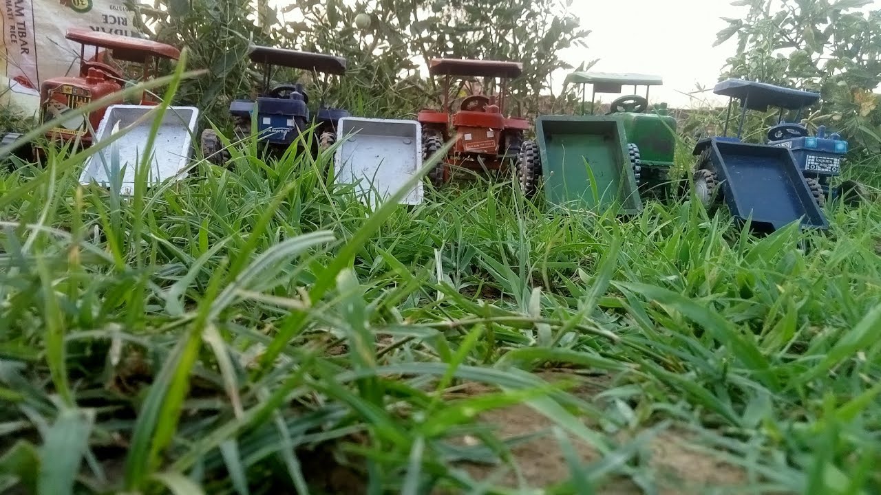 tractor ki troli main tamatar ki loadin /tractor troli video#youtube # ...