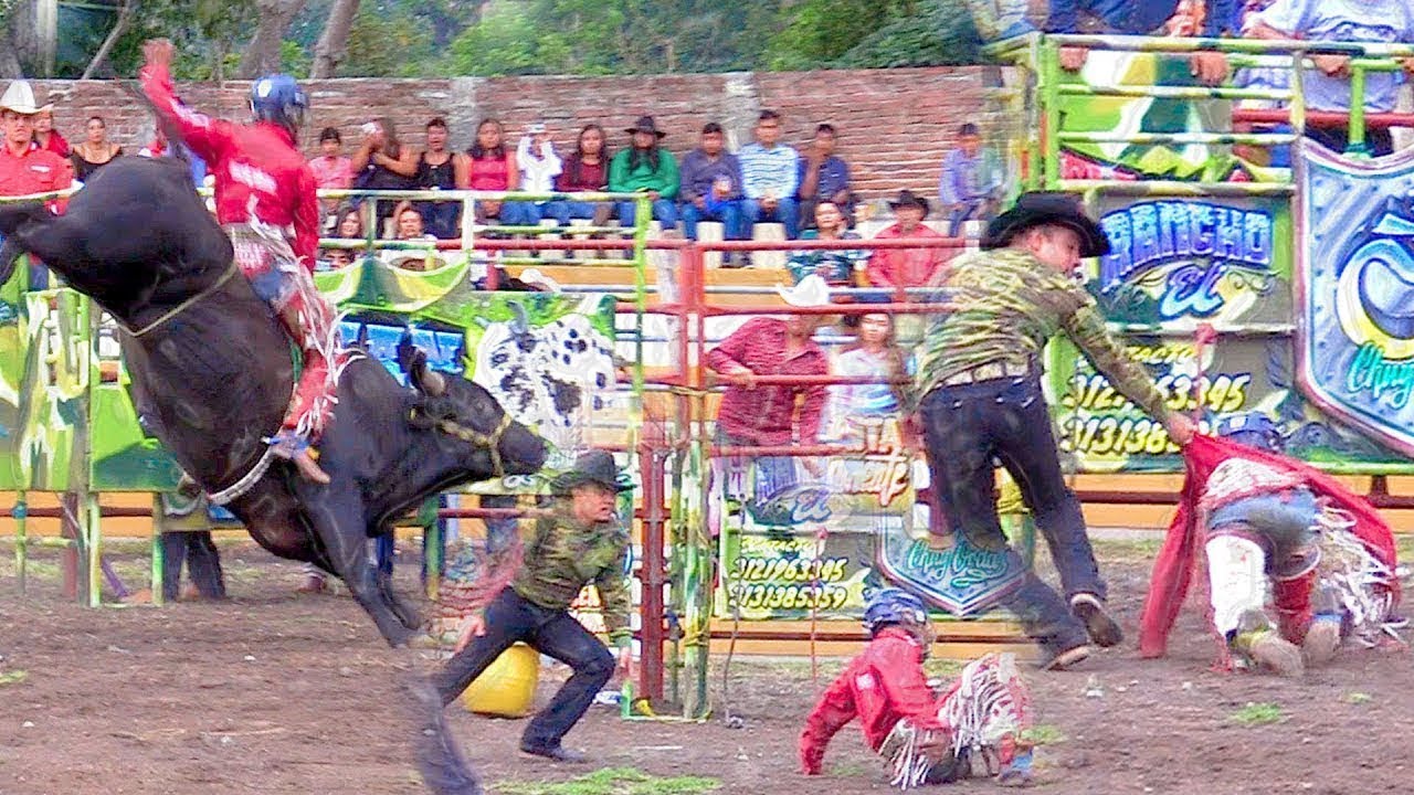 SIEMPRE AL PENDIENTE DEL JINETE LISTO PARA AYUDARLO ES CHUY ORDAZ DE ...