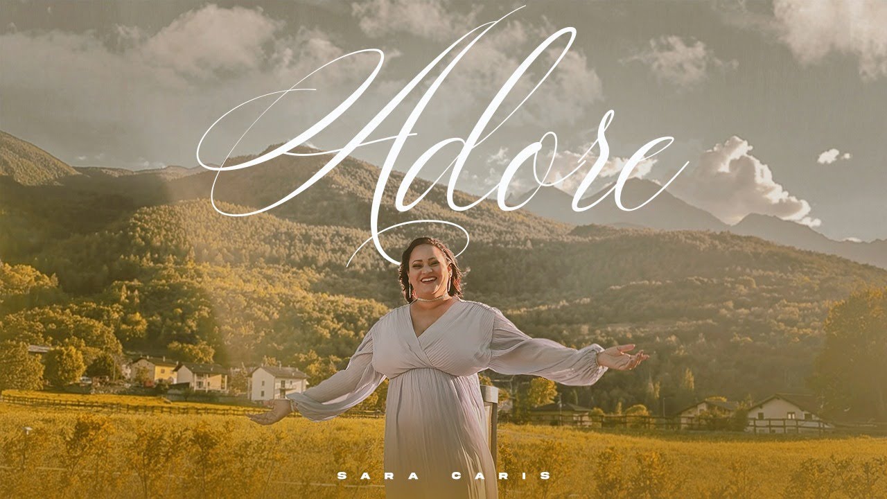 ADORE -SARA CARIS - CLIP OFICIAL - YouTube