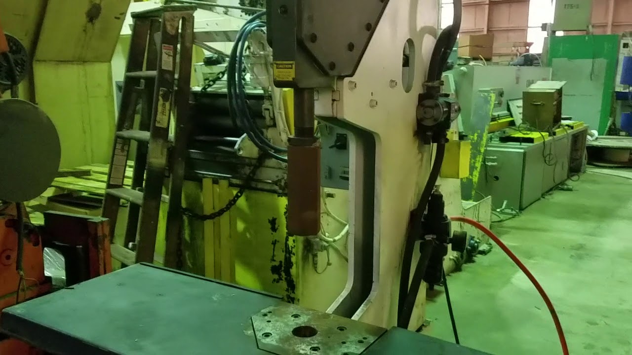 5 ton BTM pneumatic toggle press #17075 s/n 48625-01 - YouTube