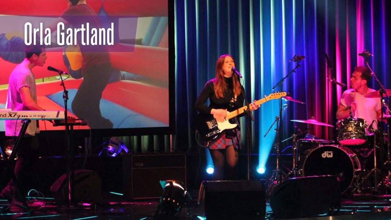 Orla Gartland - “Lonely People” | The Late Late Show | RTÉ One - YouTube