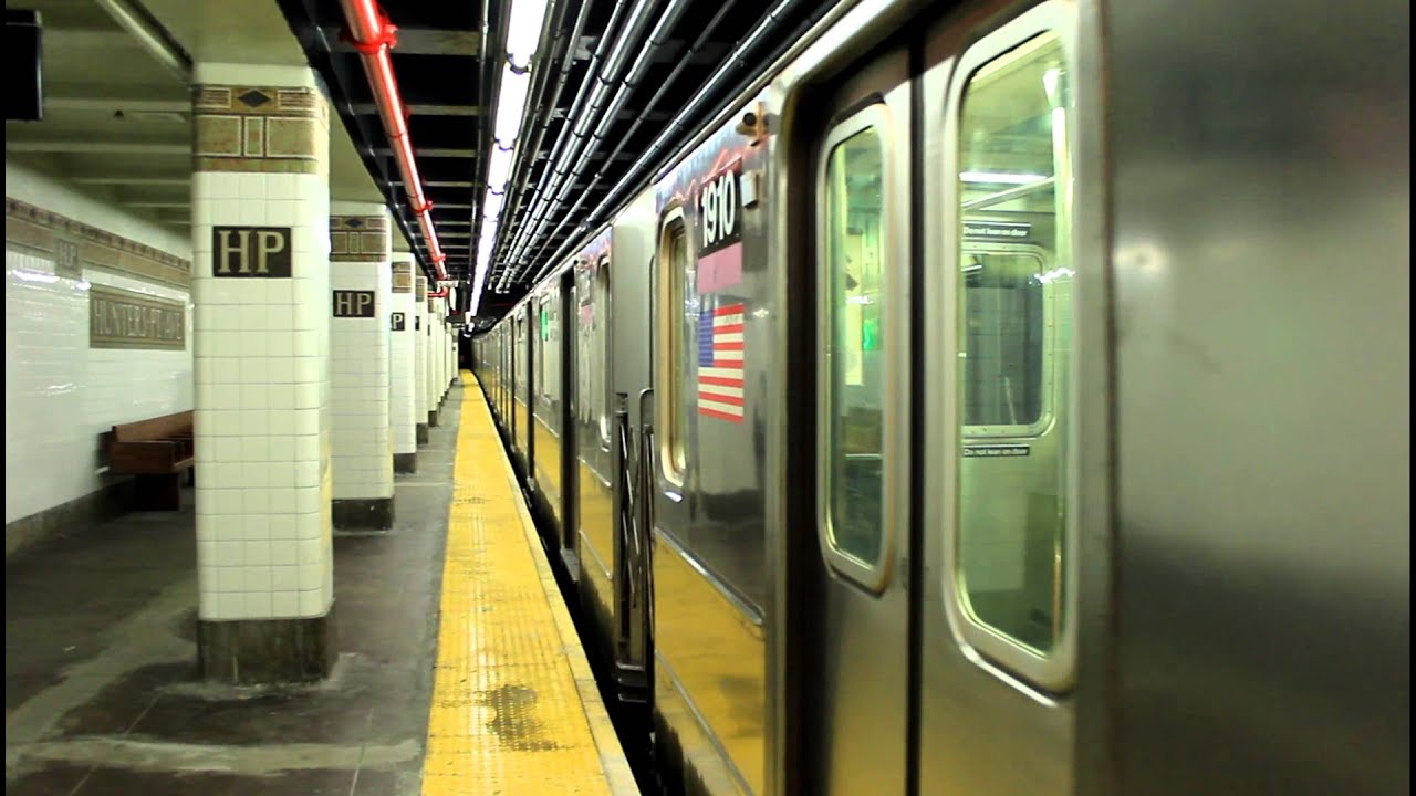 IRT Subway: Manhattan Bound R62A (7) train at Hunters Point Avenue ...
