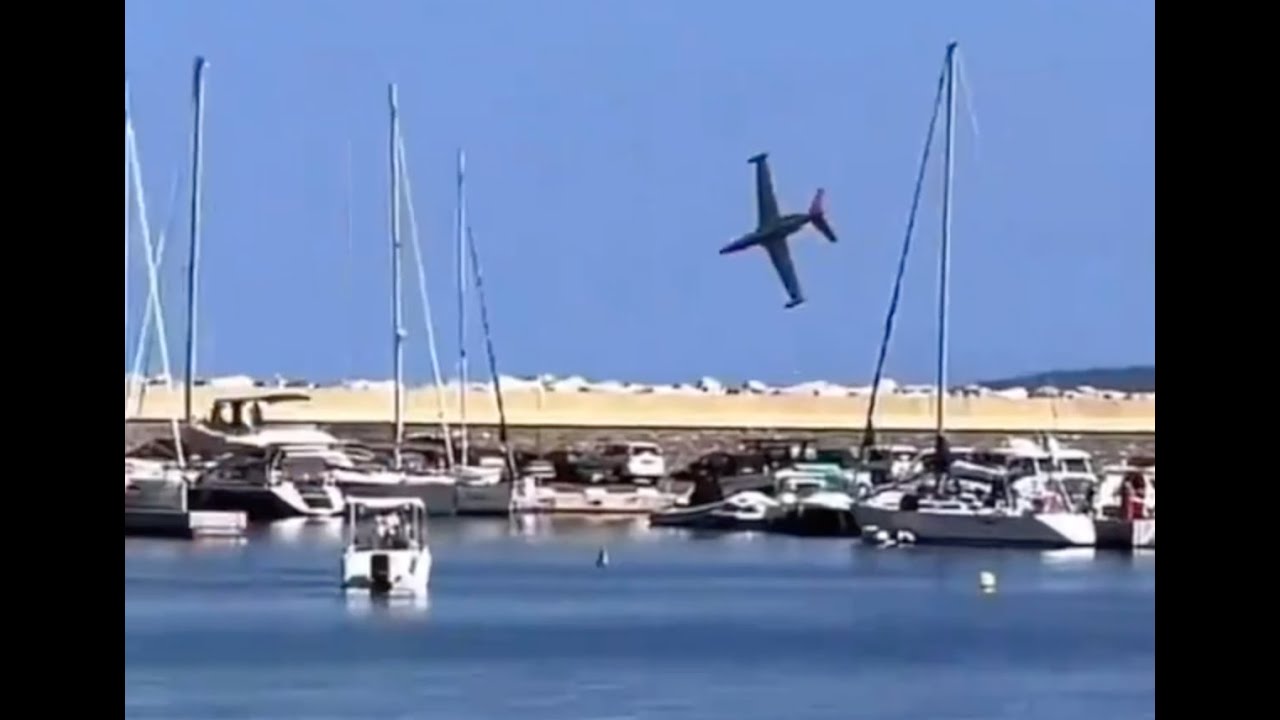 INCREDIBLE FOOTAGE OF A FOUGA MAGISTER CRASH - YouTube