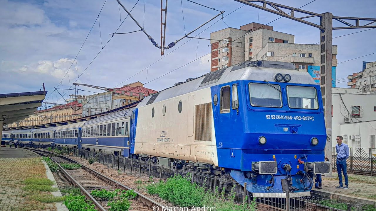 GM 956, a depoului CFR Iasi, părăsind stația CFR Iasi cu IR 1667, Iasi ...