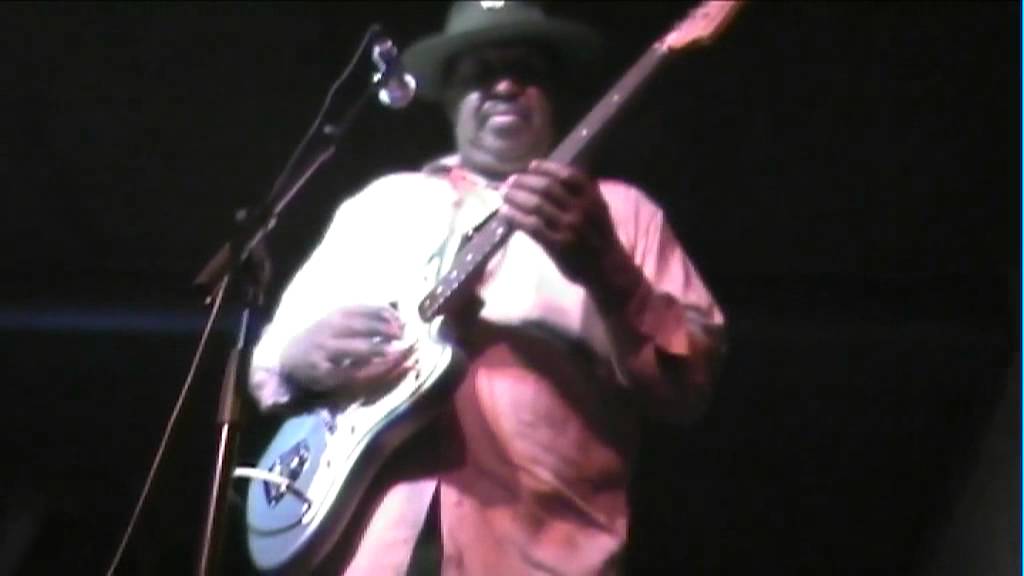Magic Slim live in Denmark 2003 part 2 - YouTube