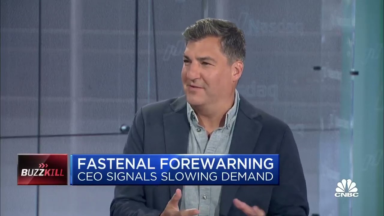 Dan Nathan Takes A Look at Fastenal - YouTube