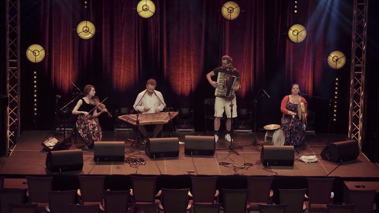 kapela Batareja - "Od Bździucha od Ciupaka" - YouTube