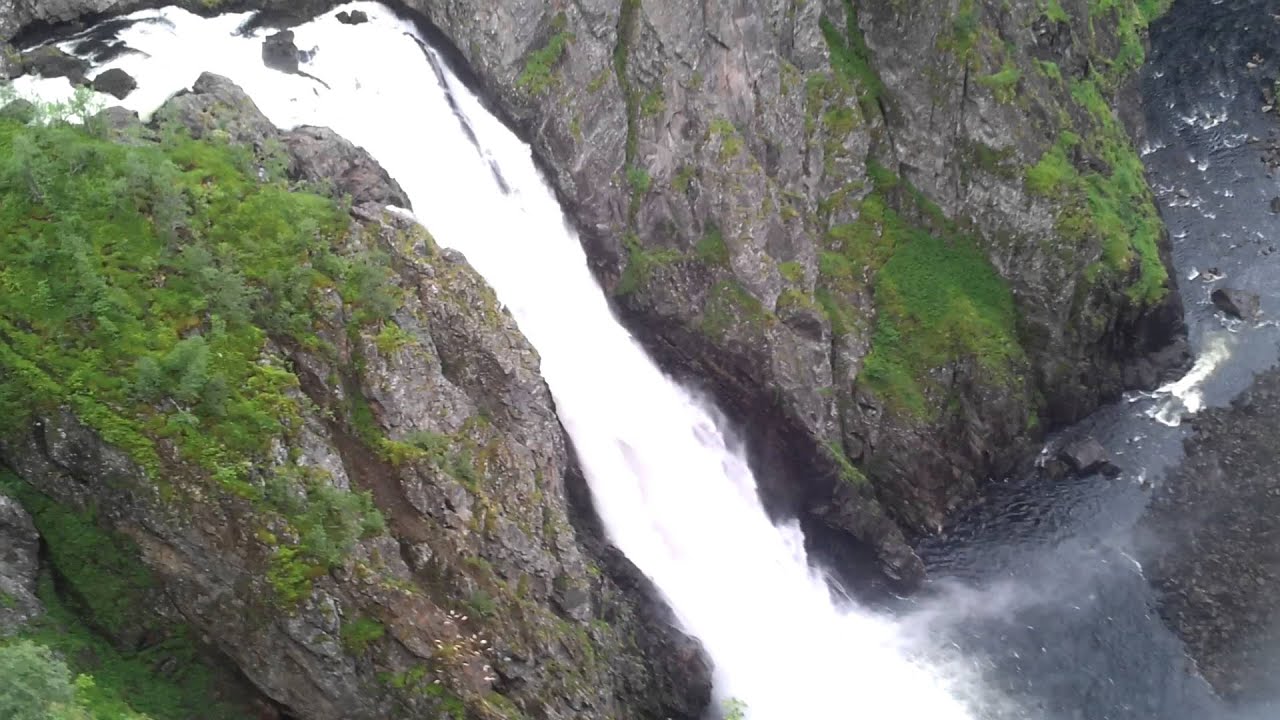 The spectacular waterfall Vøringsfossen and Fossli hotel, Måbødalen ...
