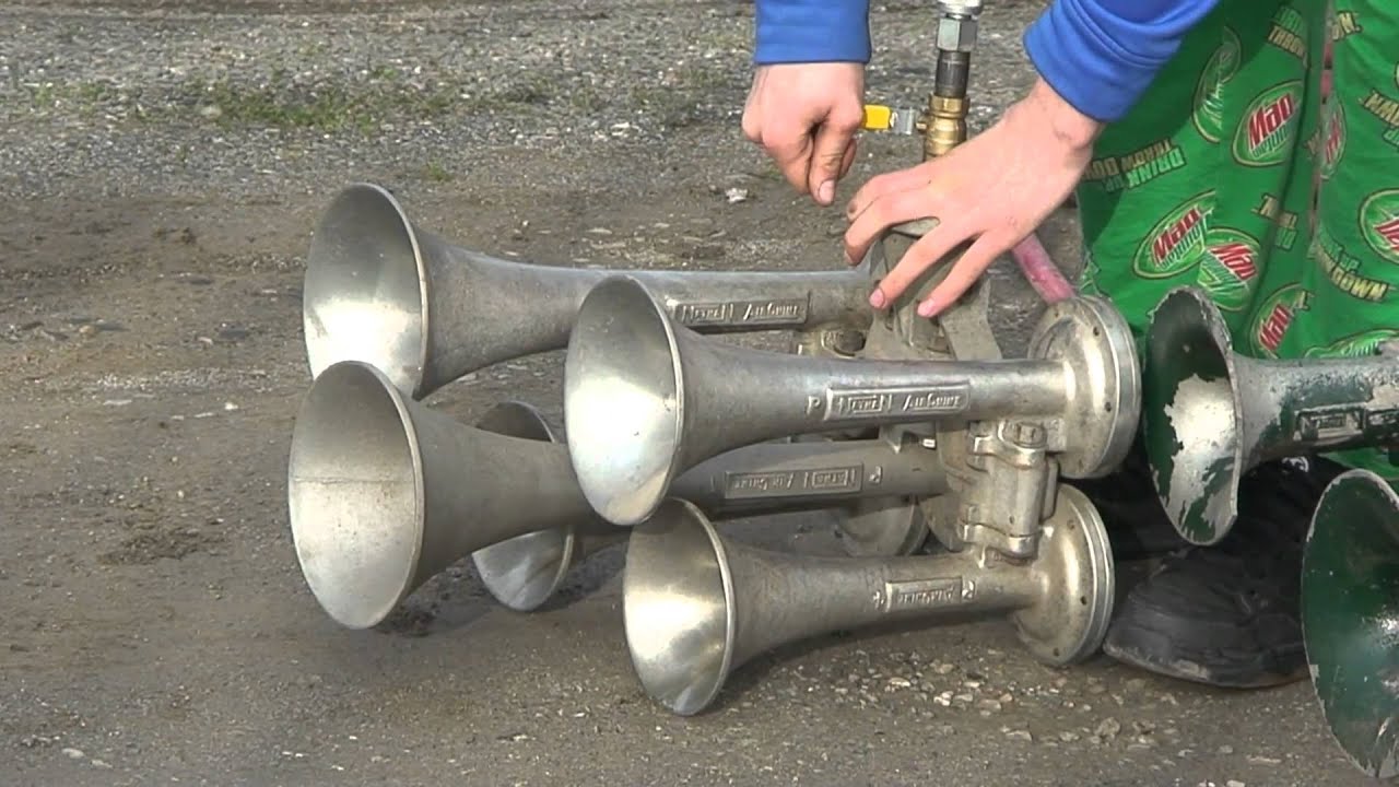 My Nathan P-5 Series Train Horns - YouTube