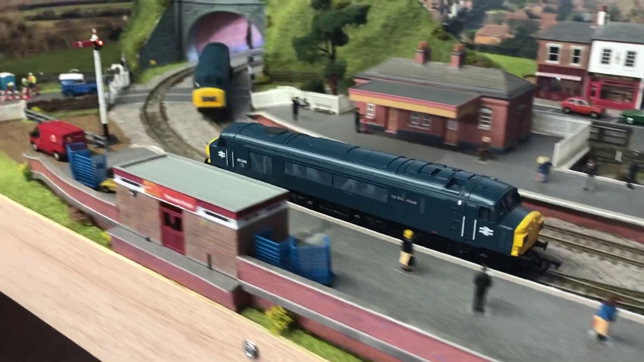 Mainline Class 45’s in Action - YouTube