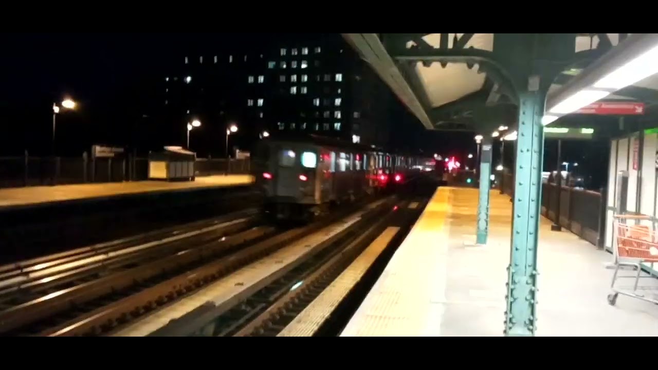 Pelham Bay Park Bound 6 Express Train passes Morrison Avenue-Soundview ...