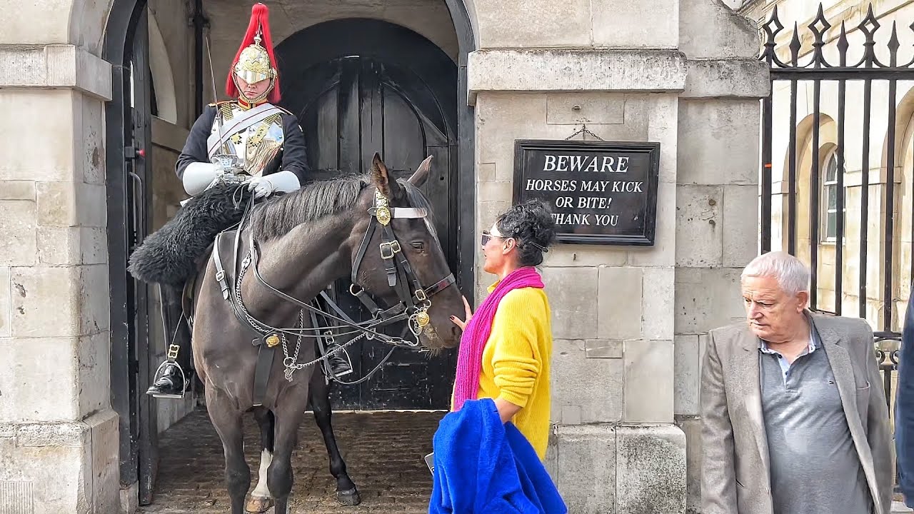 King's Guard SHOUTS at Tourists - YouTube