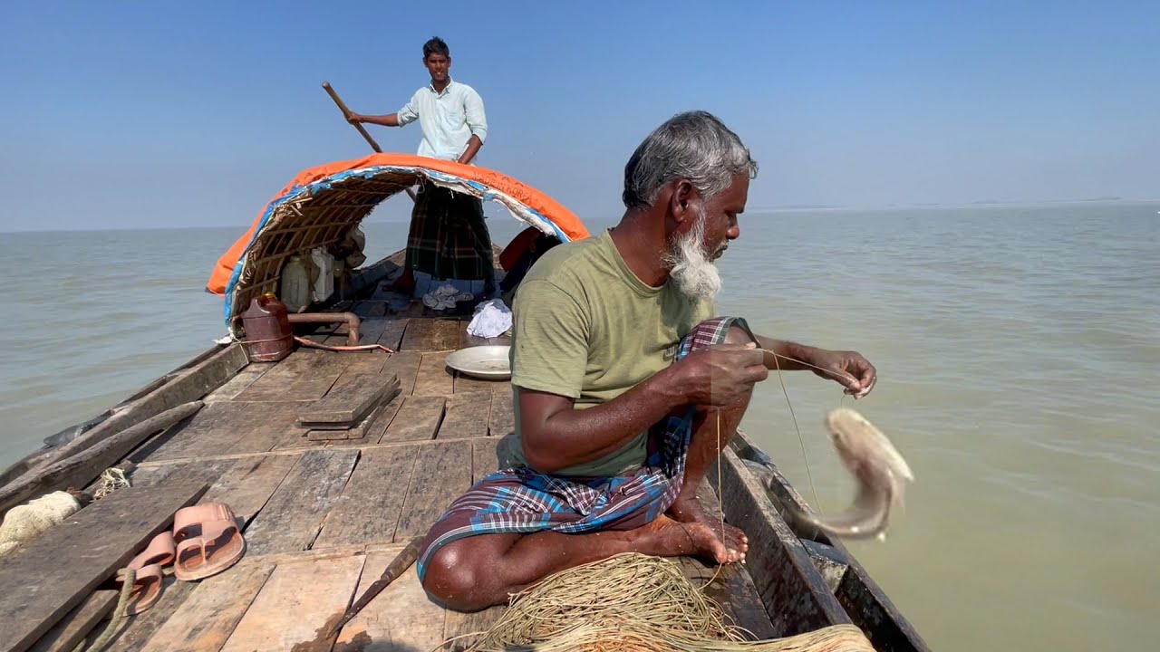 Best Hook Fishing in Deep Sea | Gulsha Tengra Fish Catching | Costal ...