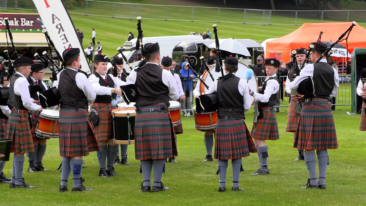 Lochgelly High School Junior Pipe Band Novice Juvenile 2024 British ...