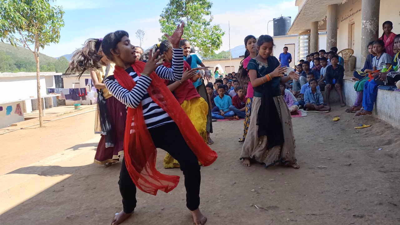 Emrs Dumbriguda dance performance Kodi punju nadi songs - YouTube
