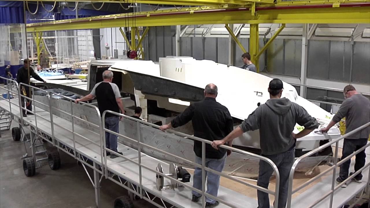 Installing the FLOE CRAFT Liners, Deck, Gas & Water Tanks - YouTube