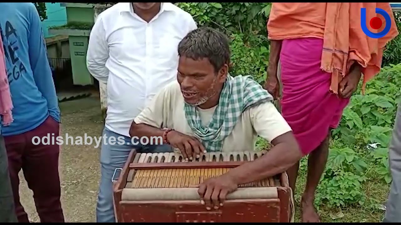 Specially-Abled Man Appeals For A Home In Unique Way - YouTube