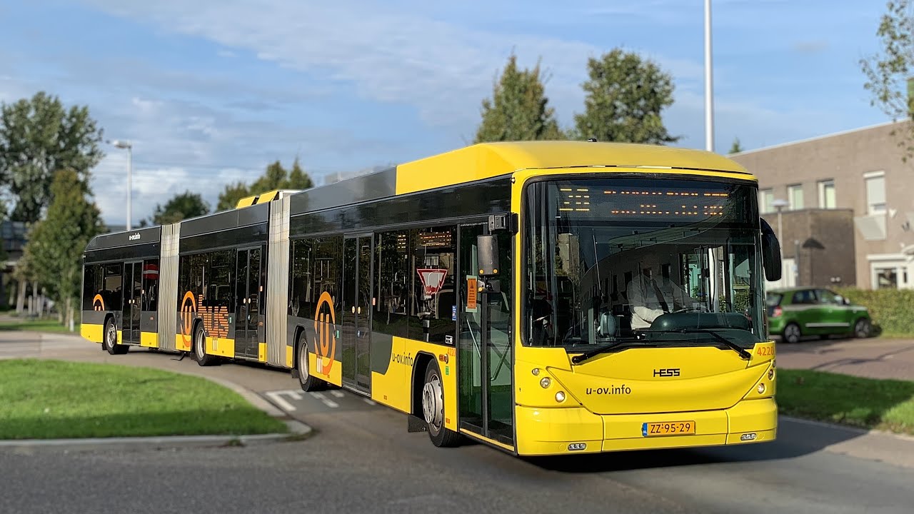 Dubbelgelede Hess bussen in Utrecht (Hess Lightram Hybrid, Qbuzz ...