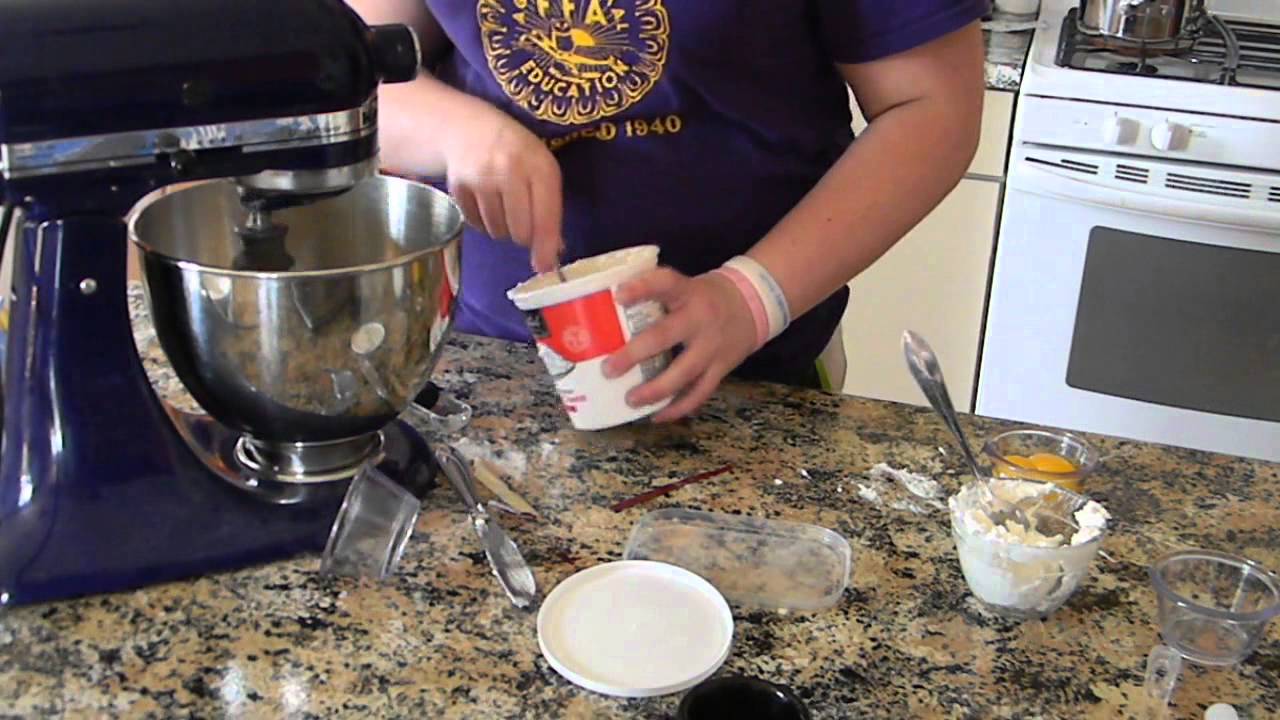 Making Apple Belgian Pie - YouTube