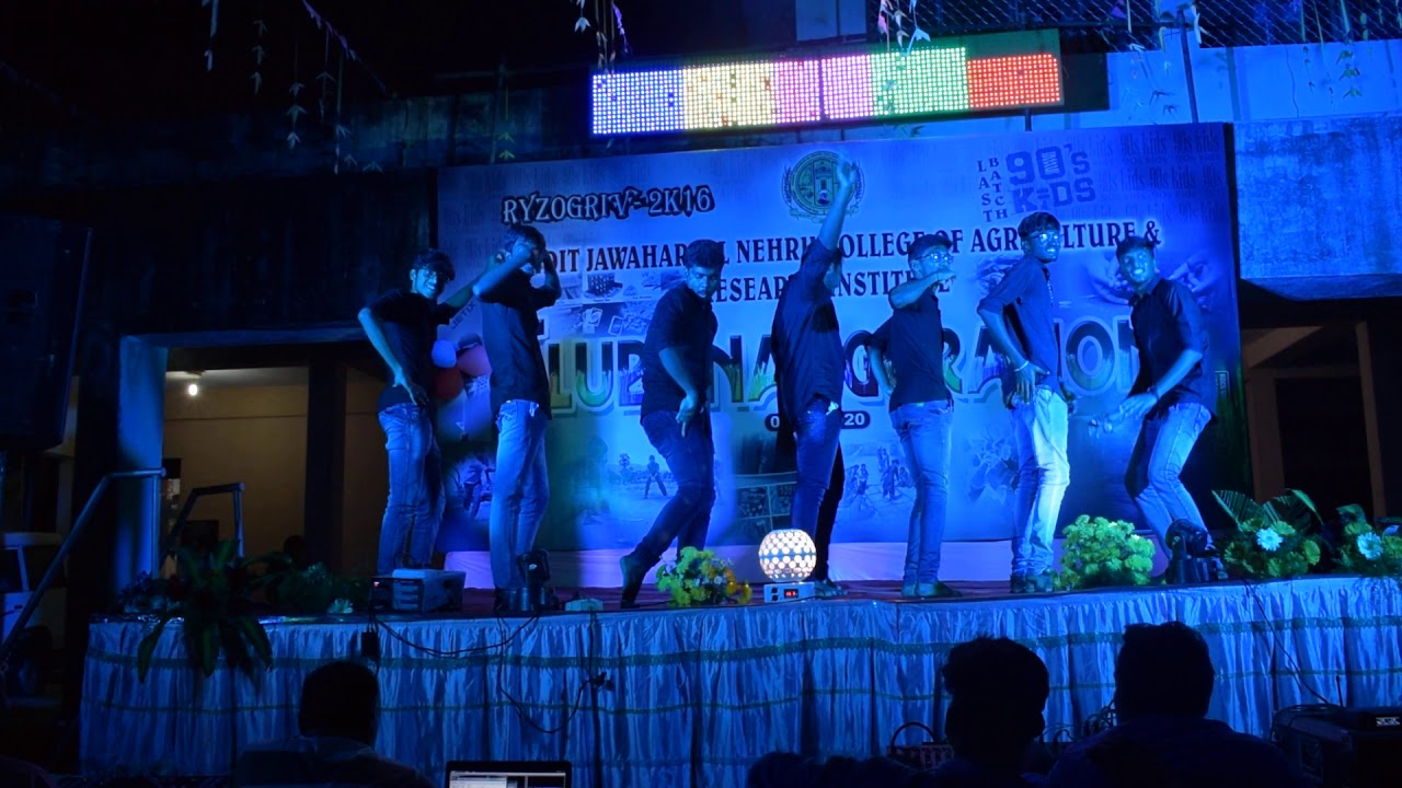 Funny dance performance by pajancoa boys 2020 - YouTube