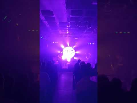 Pink Floyd tribute band playing @The Acoustic Couch.Bracknell - YouTube