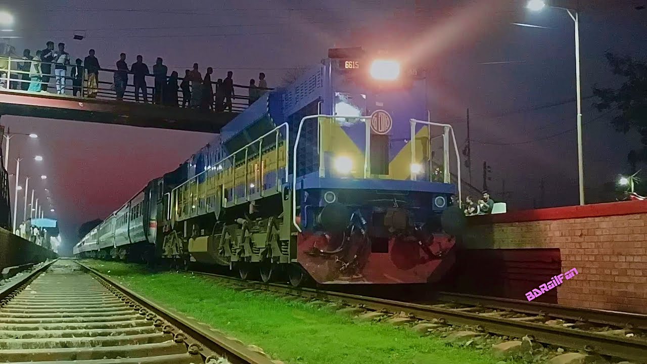 Lighting Show Up by Brand New Locomotive || Rupsha Express Train ...
