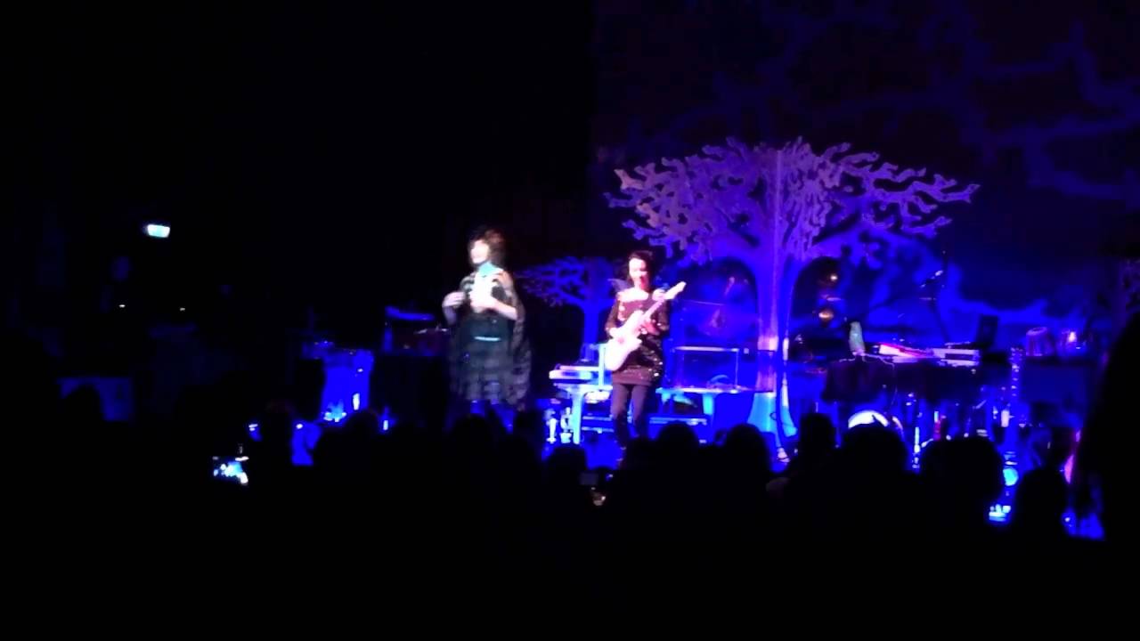 Imogen Heap with Kate Havnevik on Guitar - YouTube