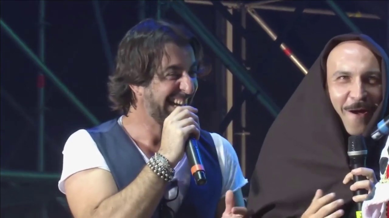 {Zoo di 105} Gibba, Maestro, Maccio, Santina e Alan a Zoo20 [FESTA ...