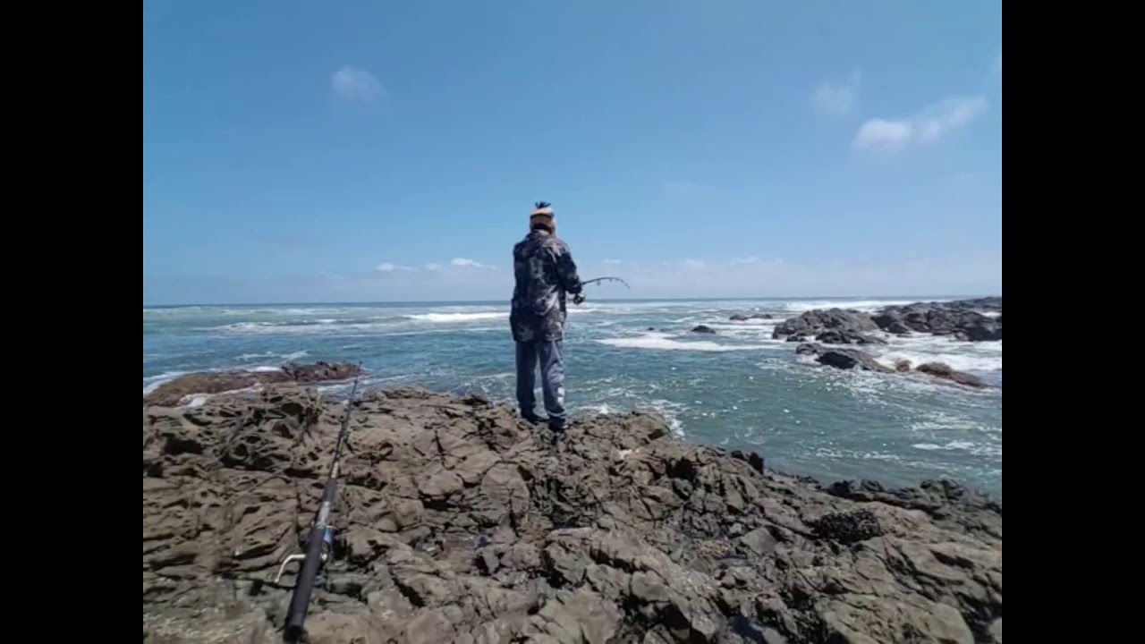 Rock Fishing at Lorne - YouTube