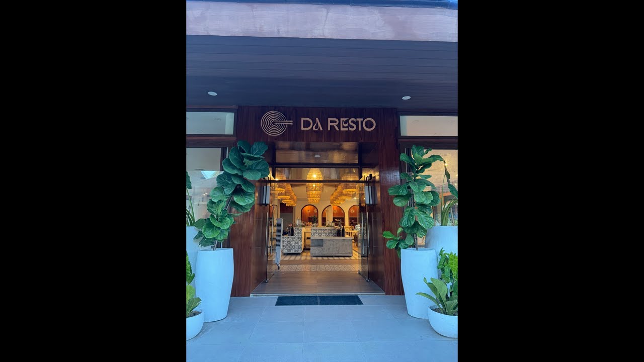 Eating dinner at Da Resto 😊 - YouTube
