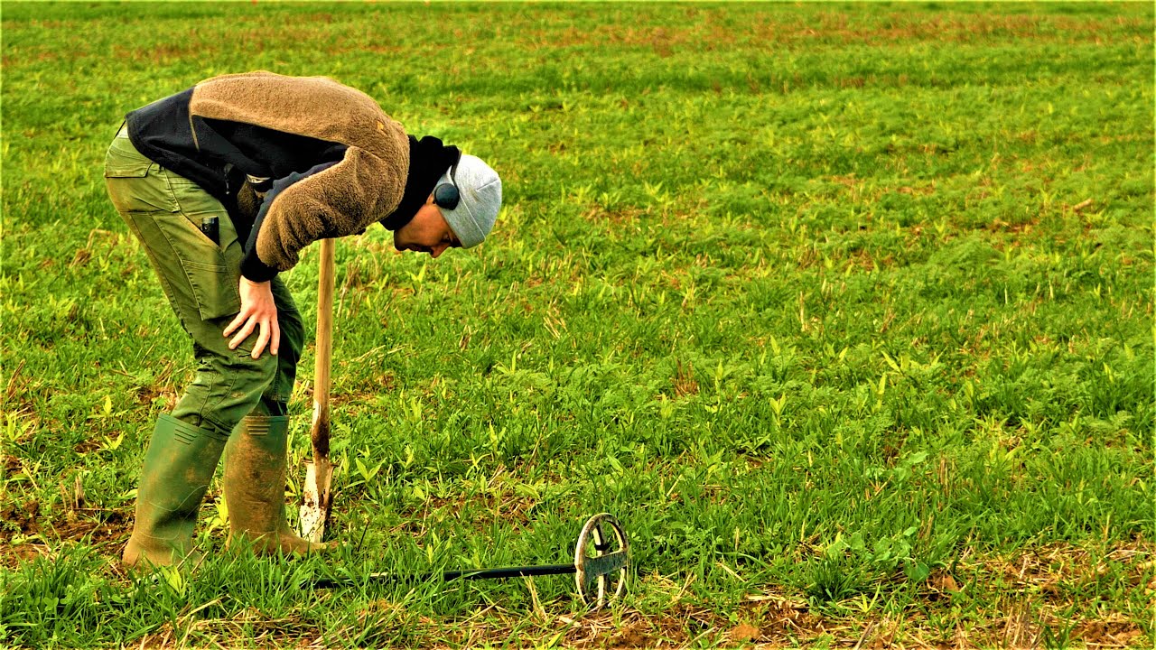 I couldn't believe my eyes! Super old, rare and valuable! Metal ...