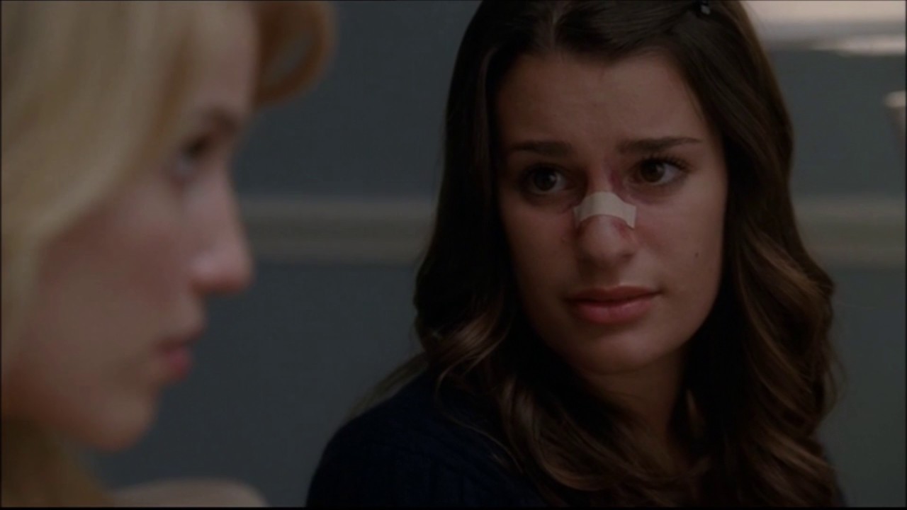 Glee - Rachel and Quinn go to the nose doctor 2x18 - YouTube