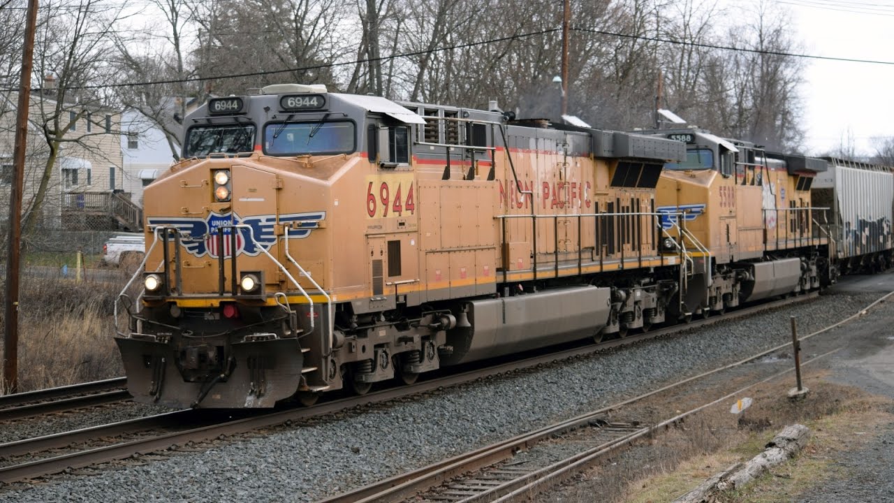 Freight Train Operations in Piscataway, NJ - January 28, 2017 - YouTube
