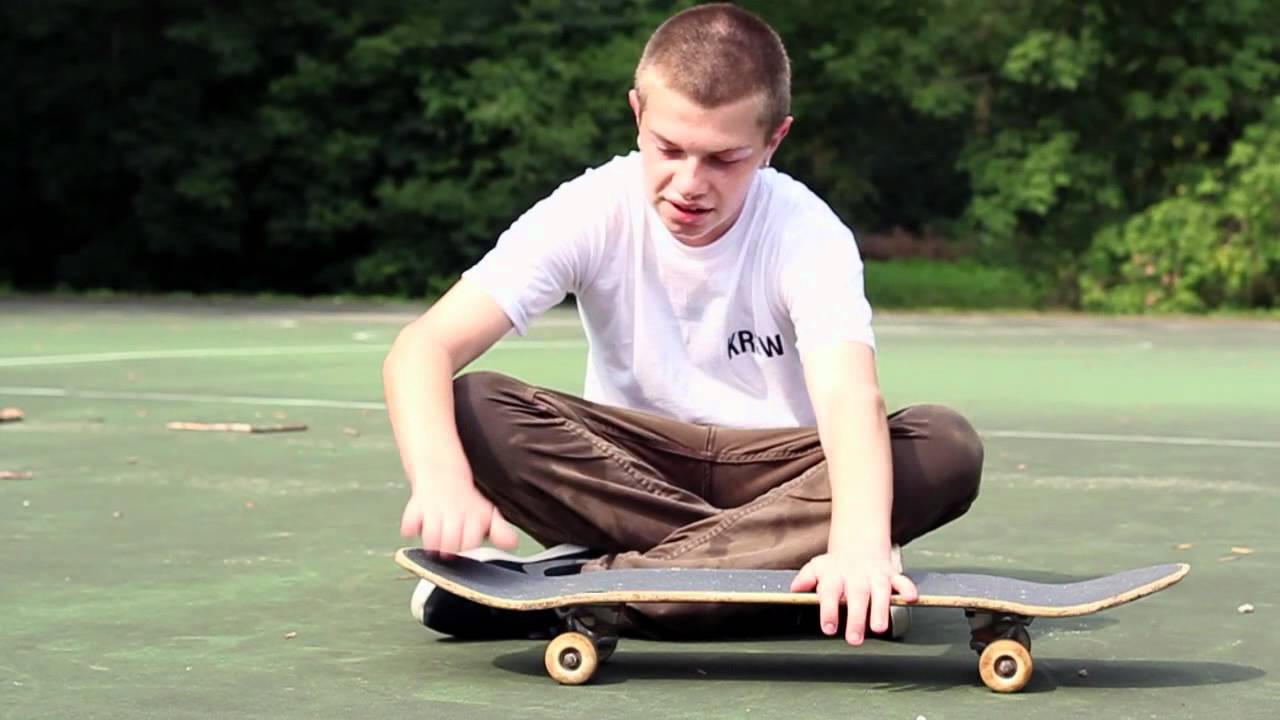 How to Inward Heelflip - YouTube