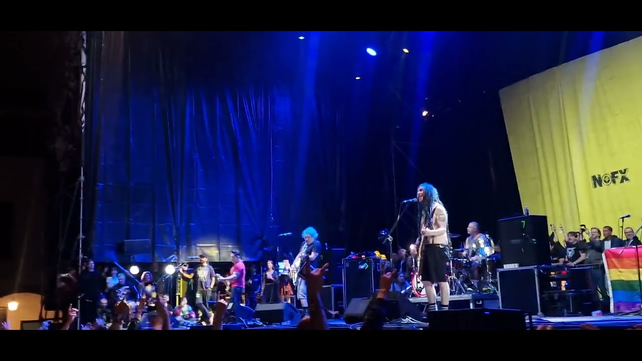 NOFX - Total Bummer (Poble Espanyol, Barcelona, 2023) Live - YouTube
